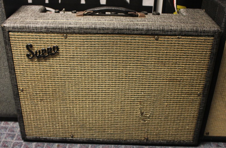 Amps – Drowning in Guitars!
