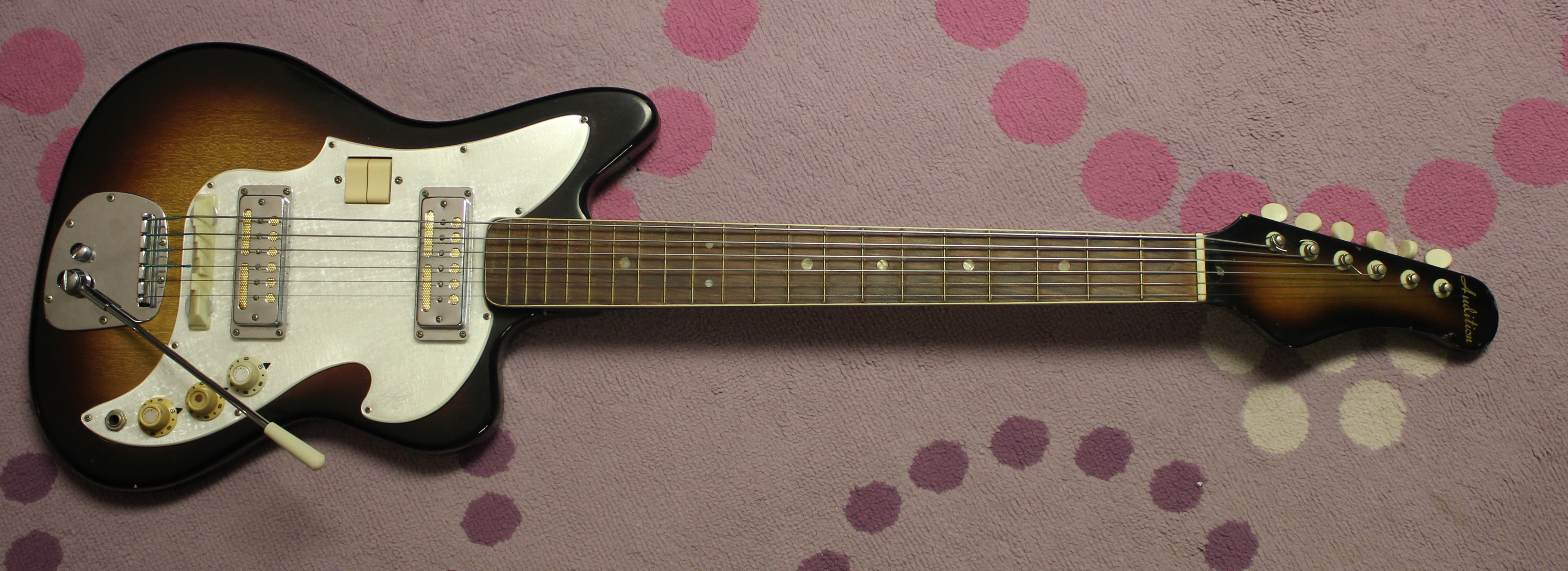 Japanese Guitars – Drowning in Guitars!