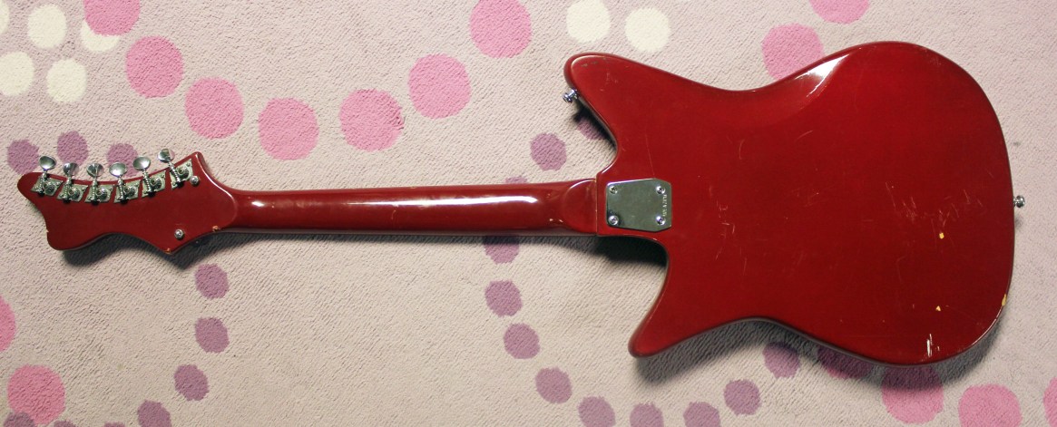 Creamy of the Crop- 1965 St. George MP-3 Guitar – Drowning in Guitars!